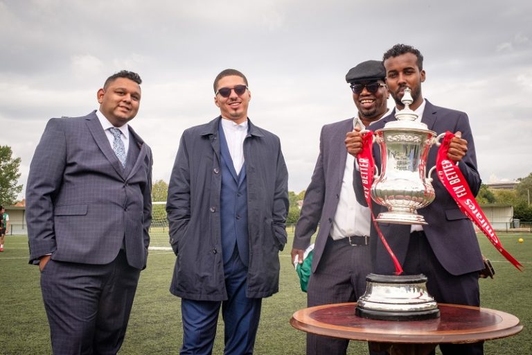 The Duke of Cambridge visits Hendon FC with the #HeadsUp campaign ...